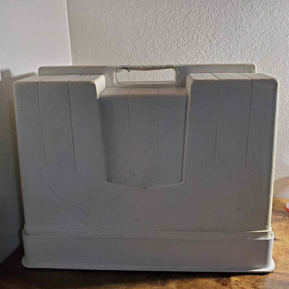 Vintage Dressmaker Sewing Machine Model Number 205 Portable Table Top ...