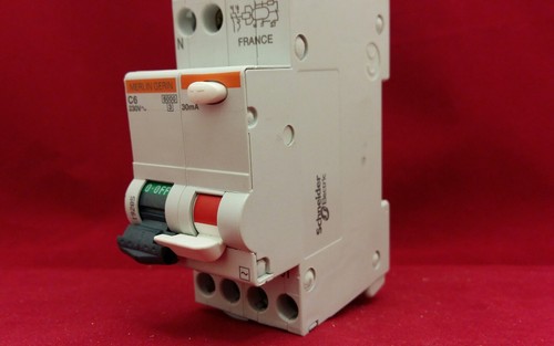 MERLIN GERIN C40N 19285 6A 6AMP C TYPE C6 DOUBLE POLE DP 2P MCB RCBO ...