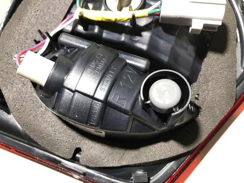 FACTORY TOYOTA 18-22 SEQUOIA RIGHT REAR INNER BACKUP LIGHT 815800C050 ...