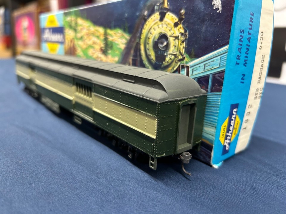 Athearn HO Custom Undecorated Green Heavyweight Baggage Passenger Car ...