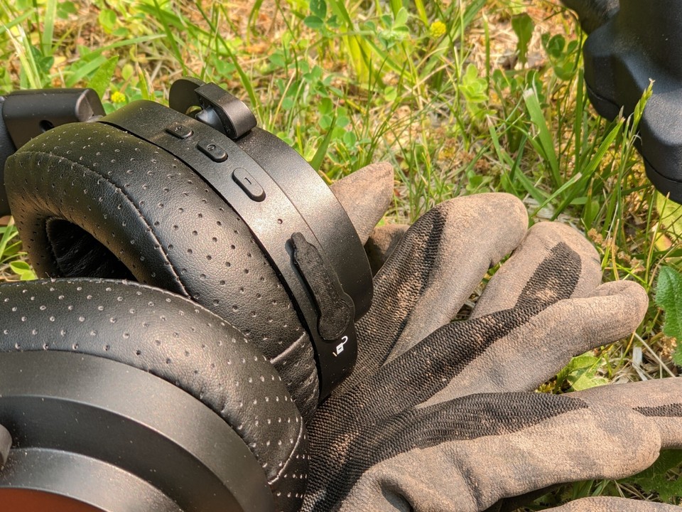 Minelab Manticore ML-105 Rubber Turn-Lock Headphone Jack & USB-C Debris ...
