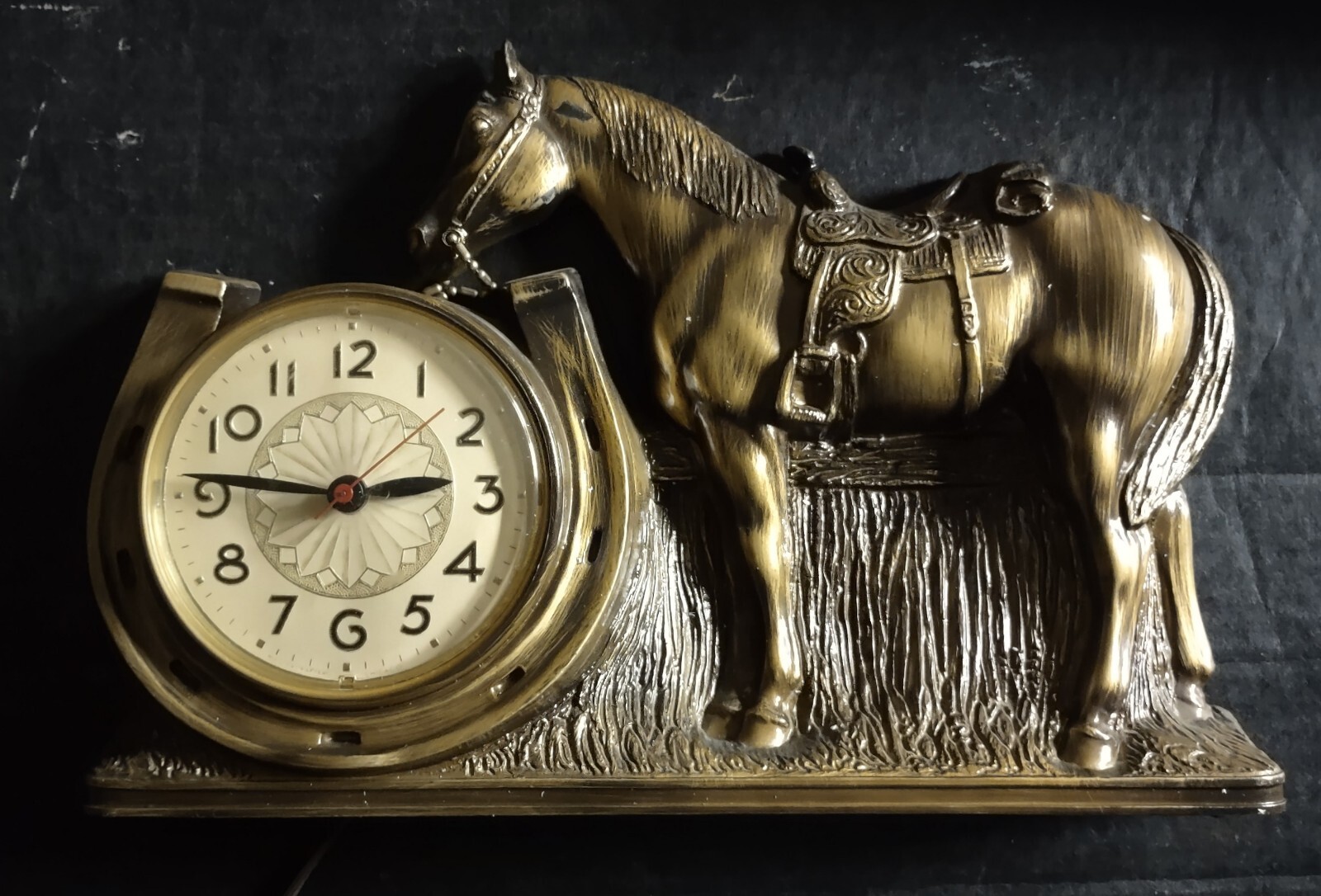 Vintage Mastercrafters Horseshoe & Horse Mantle Clock | eBay