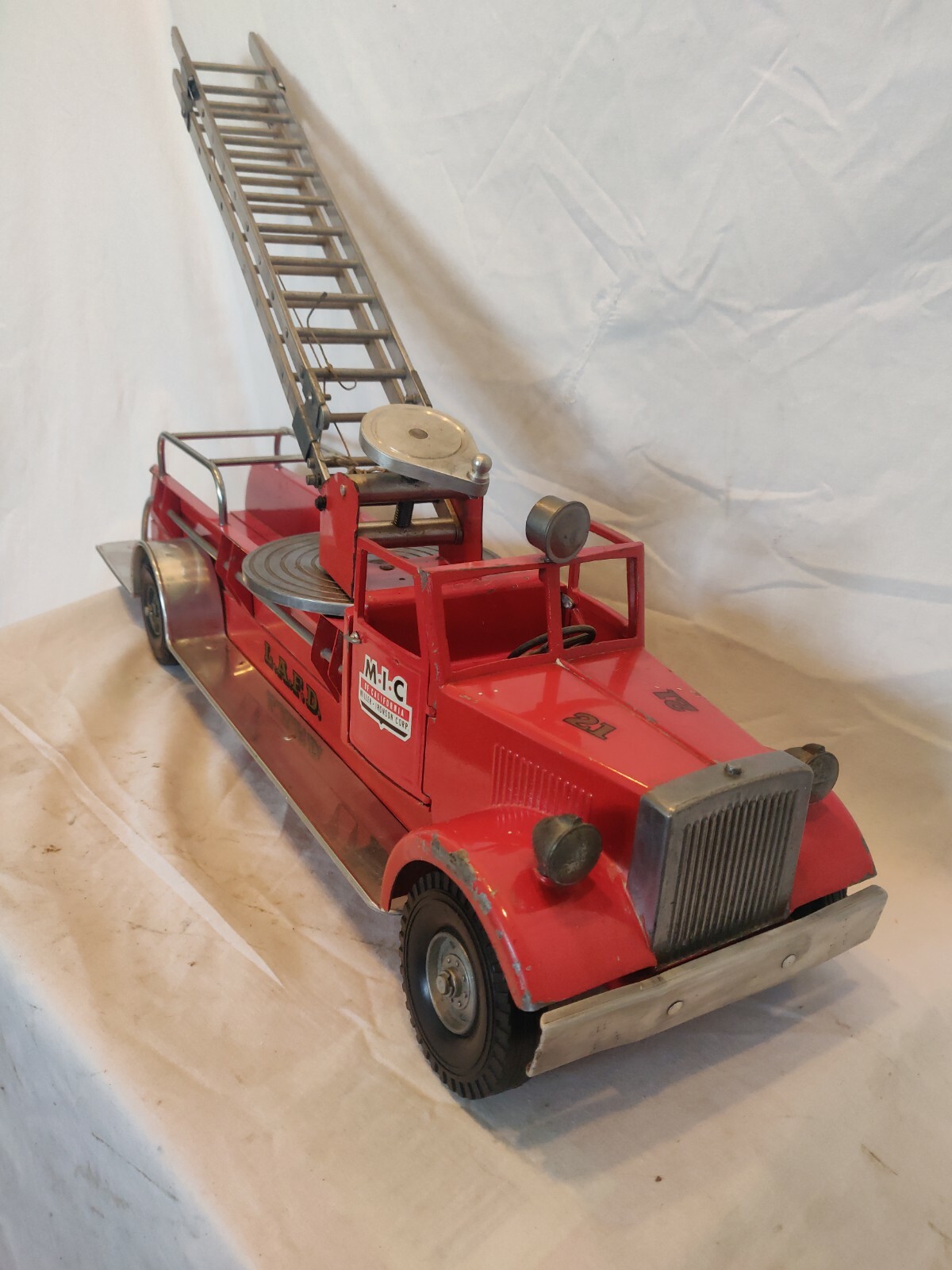 Vintage Smith Miller, Smitty Toys 1-410 MIC Aerial Ladder Fire Truck ...