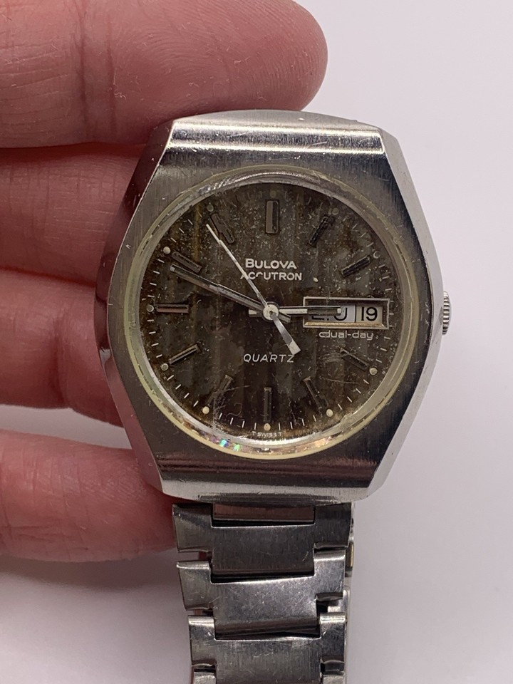 Vintage Bulova Accutron Dual Day Quartz Watch 35mm Stainless N7 - Parts ...
