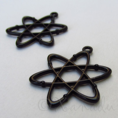 Atom Charms 33mm Wholesale Black Enamel Science Pendants C6839 - 5, 10 ...