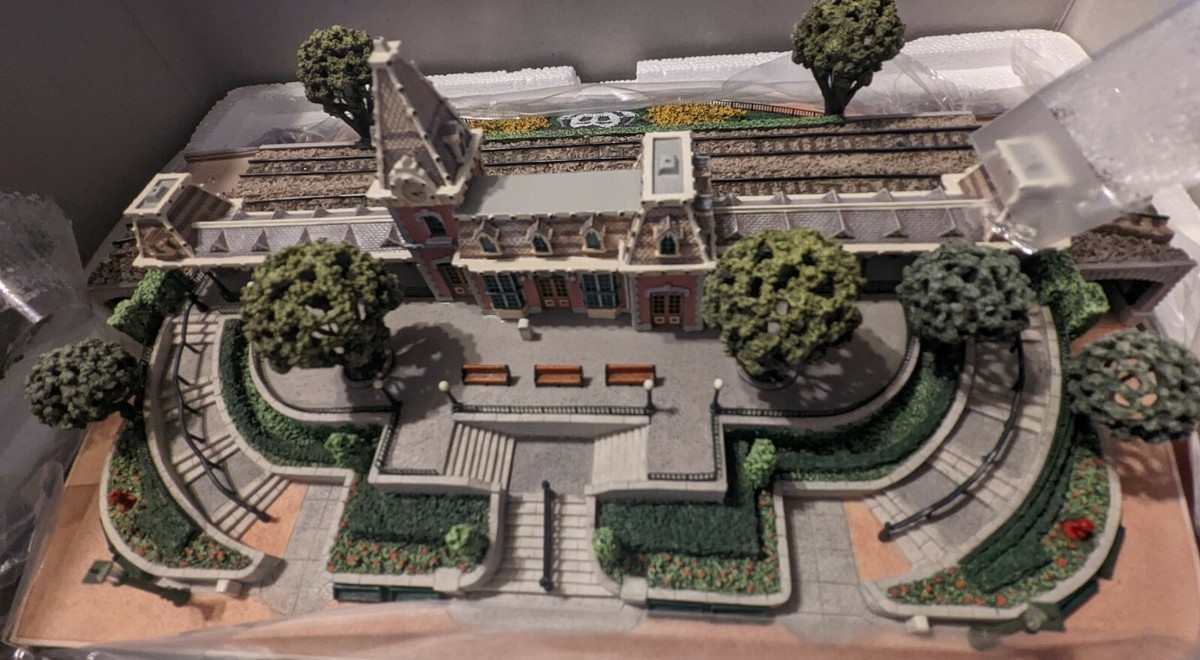 Disneyland Model Railroad Layouts More From Bob On His Layout Model