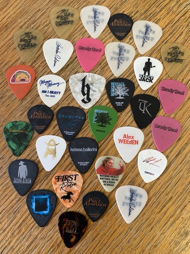Stage Used Country Concert Memorabilia Guitar Pick Lot Aldean Chris ...