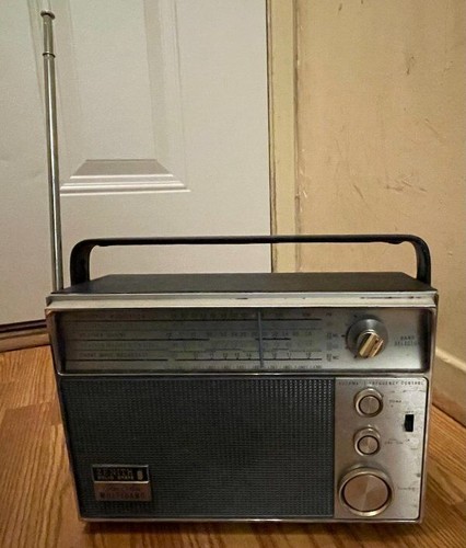 Zenith Vintage Multiband World Radio Royal 94 Inter-Oceanic Shortwave ...