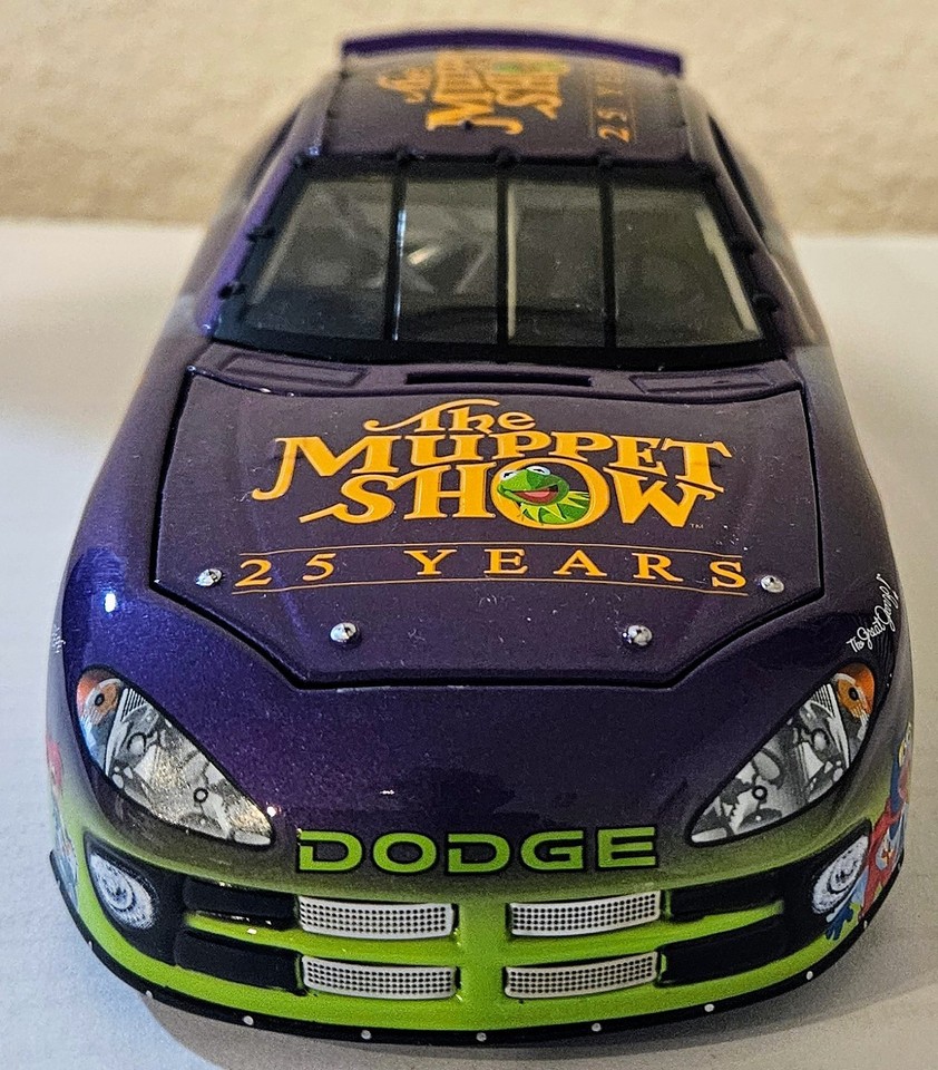 Action Muppet Show 25 Years 1:24 Scale 2002 R/T Dodge Intrepid Car ...