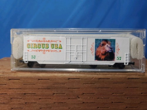 Aztec Manufacturing N-Scale Circus USA 50' Plug Door Box Car - Lion New ...