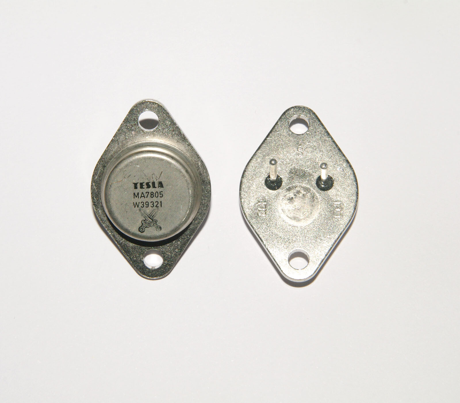 10pc MA7805 Tesla .MILITARY 2A 5V Pos.Voltage Regulator LM7805 MC7805CK ...