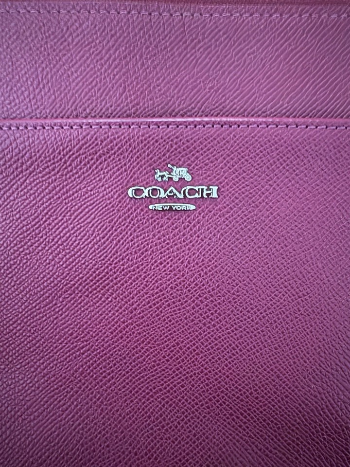 Coach Kitt Messenger Crossbody in Crossgrain Leather | eBay