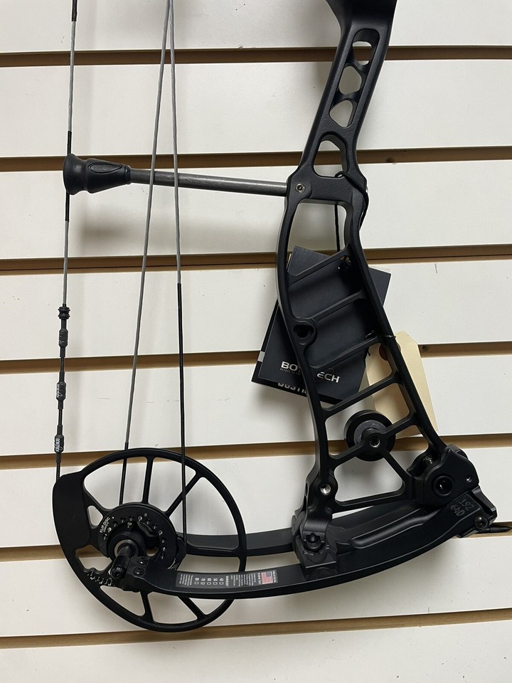 NEW Bowtech Justice Black Right Hand 70# 25.5-31" Compound Bow | eBay