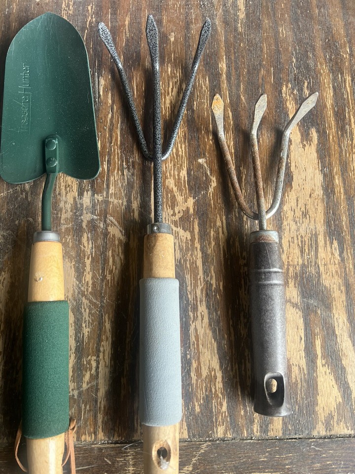 Lot 4 Vintage Some Wood Handle Hand Rakes Cultivators Garden Tools ...