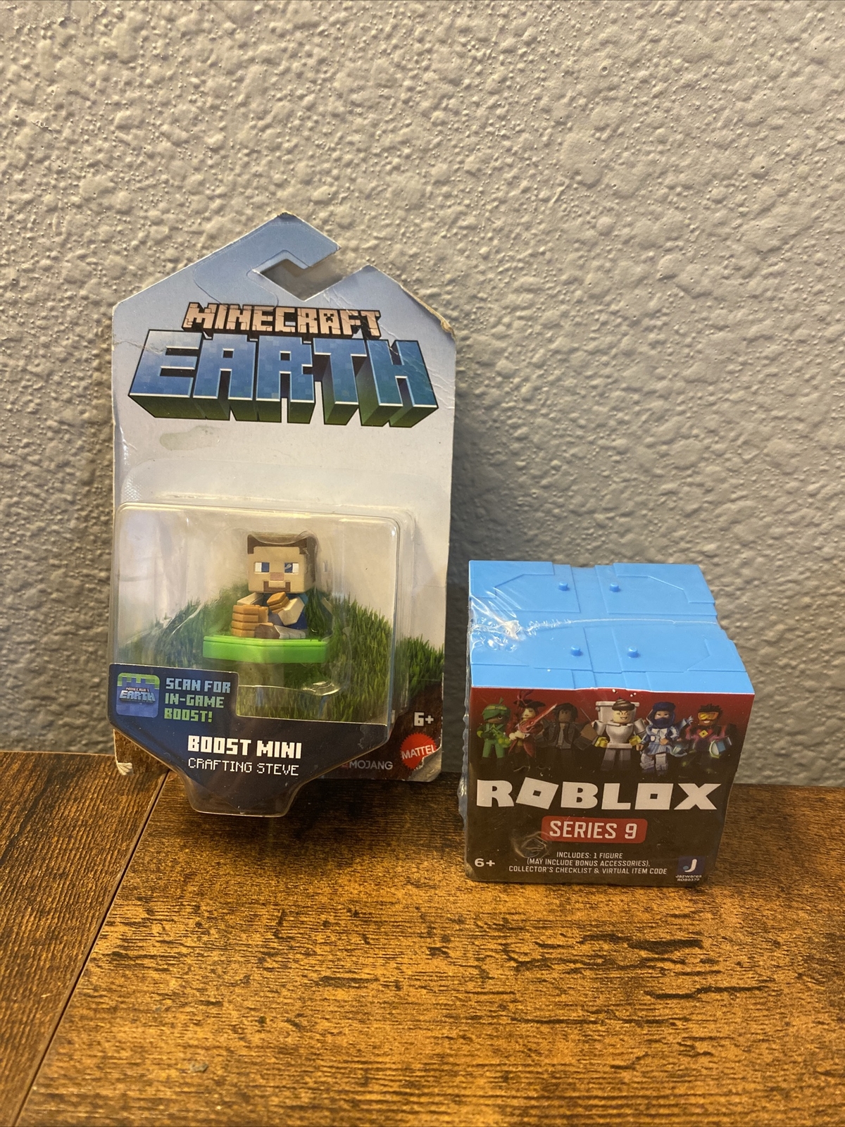 Roblox Series 9 Figure in Blind Box & Minecraft Earth Boost Mini ...