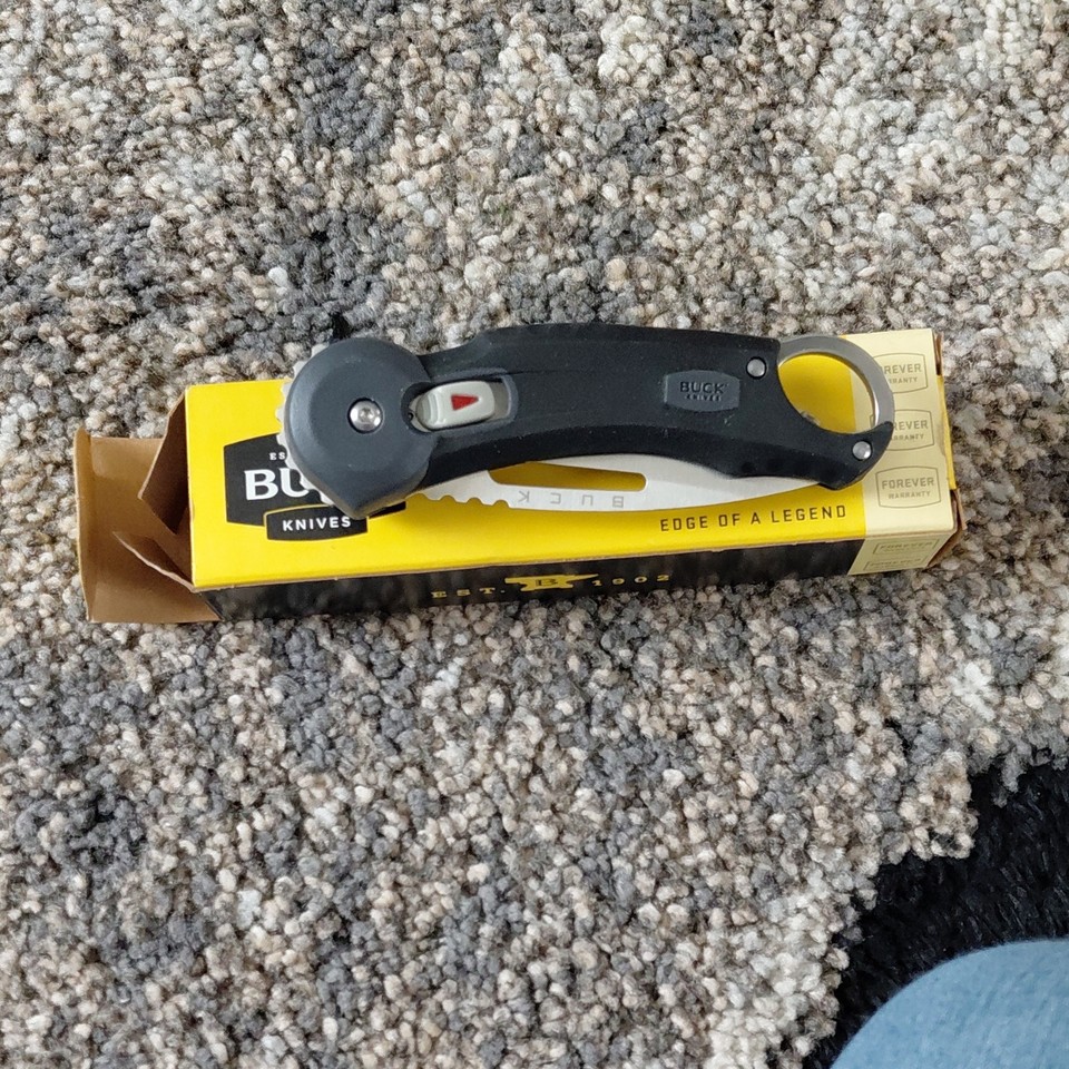 Buck Knives Folding Pocketknife Black Plastic Handle Combo Edge Bottle ...