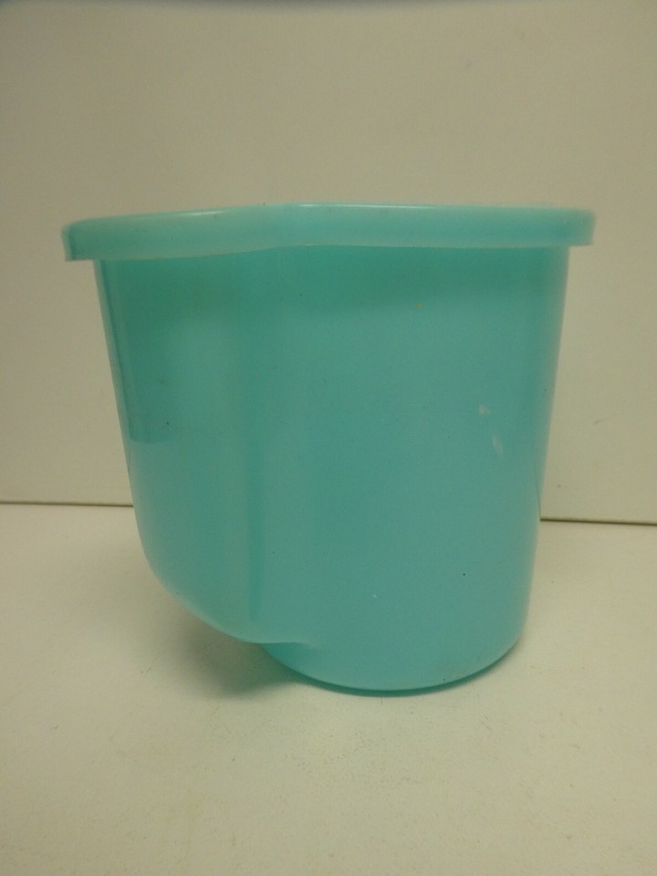 VINTAGE BLUE PLASTIC TUPPERWARE LIDDED CORDIAL WATER MILK 1 LITRE JUG ...