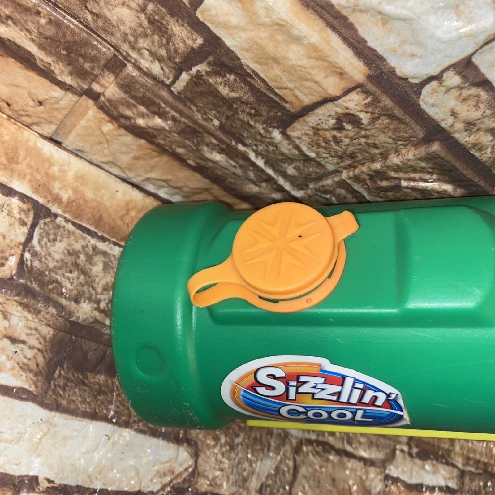 Toys R Us Exclusive Sizzlin' Cool Yellow And Green Pump Action Water ...