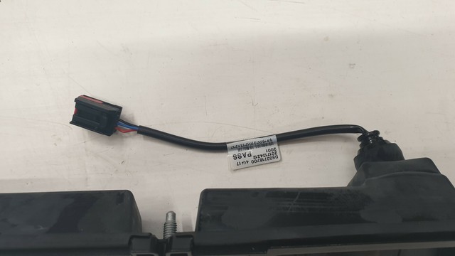 Genuine Land Rover Tailgate Handle Range Rover 13 LR048312 for sale ...