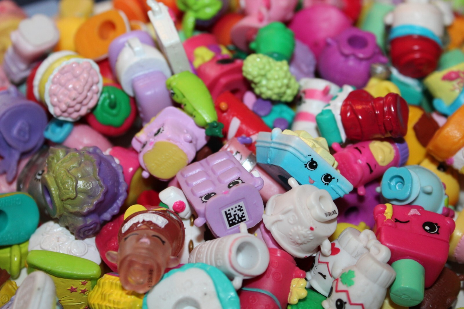 SHOPKIN Collectible Set (9) Random Shopkins LOT Mixed No Duplicates ...