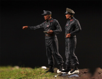 German Armored Commander 2 Soldiers Figures Model gift 1:72 Scale Toys ...