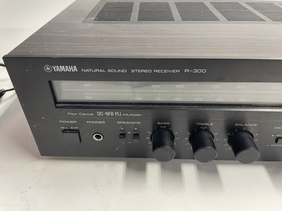 Yamaha R-300 Natural Sound Stereo Receiver Black/Wood Cabinet TESTED ...