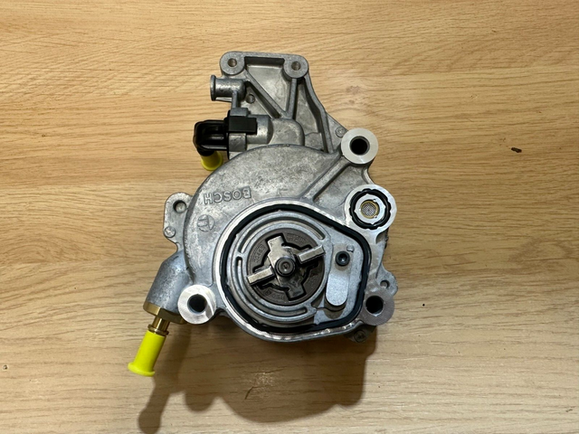 Vaccum pump Land Rover FREELANDER 2 FA LR037627 BOSCH diesel 73379 for ...