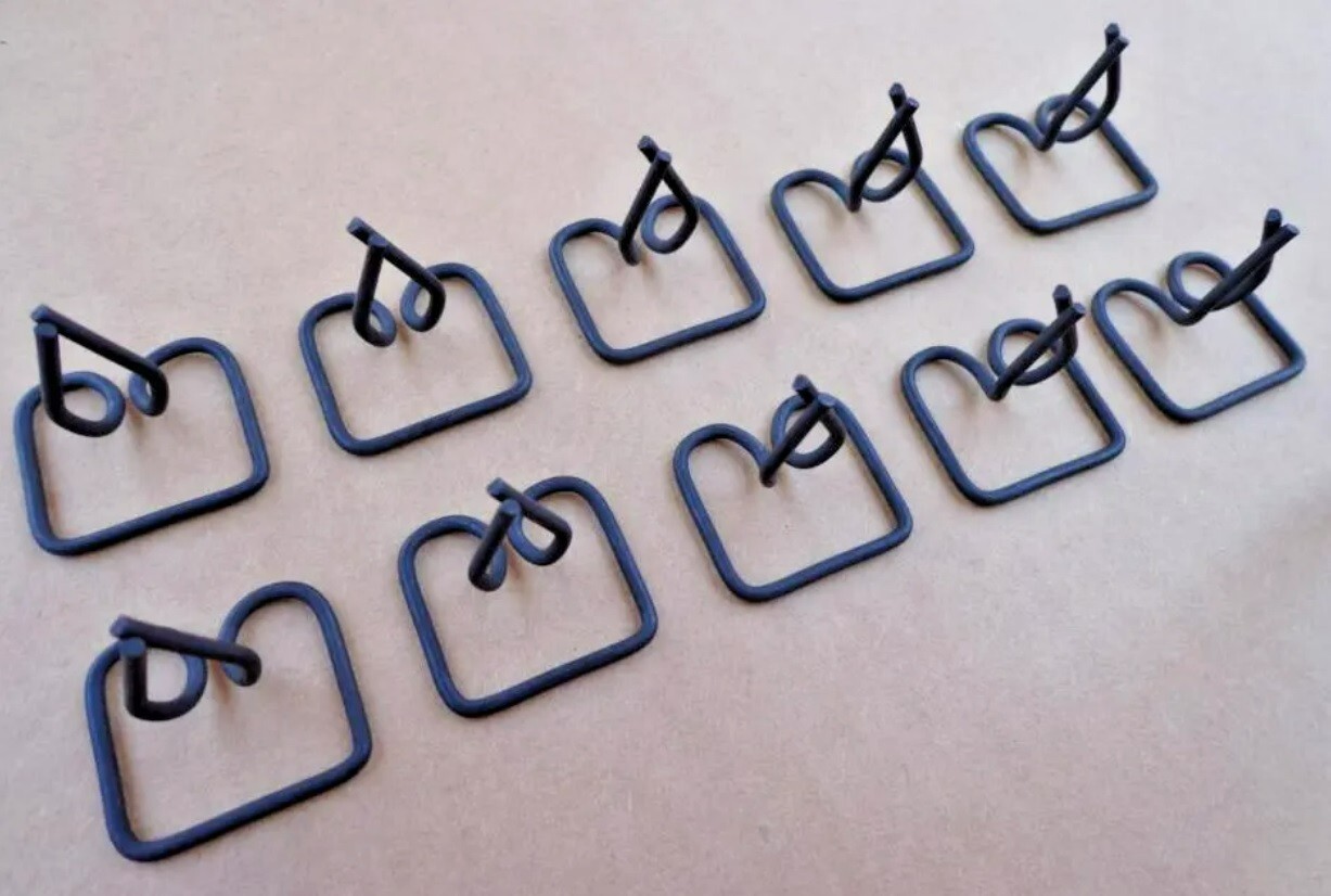 (1" x 1") BELT/HOOD MOLDING CLIPS! FOR VINTAGE/CLASSIC CARS, TRUCKS ETC ...