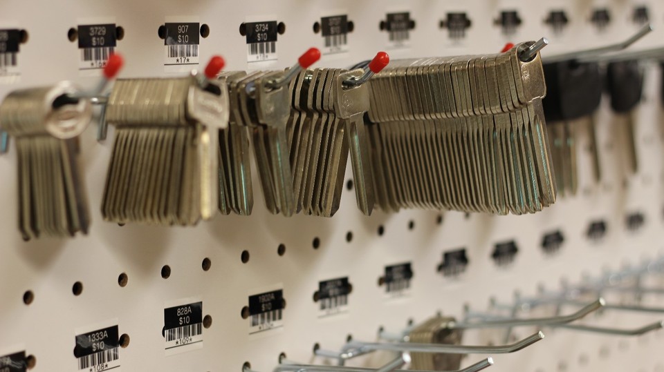 L001 - L010. Pair of replacement keys for HON file cabinet locks. Cut ...