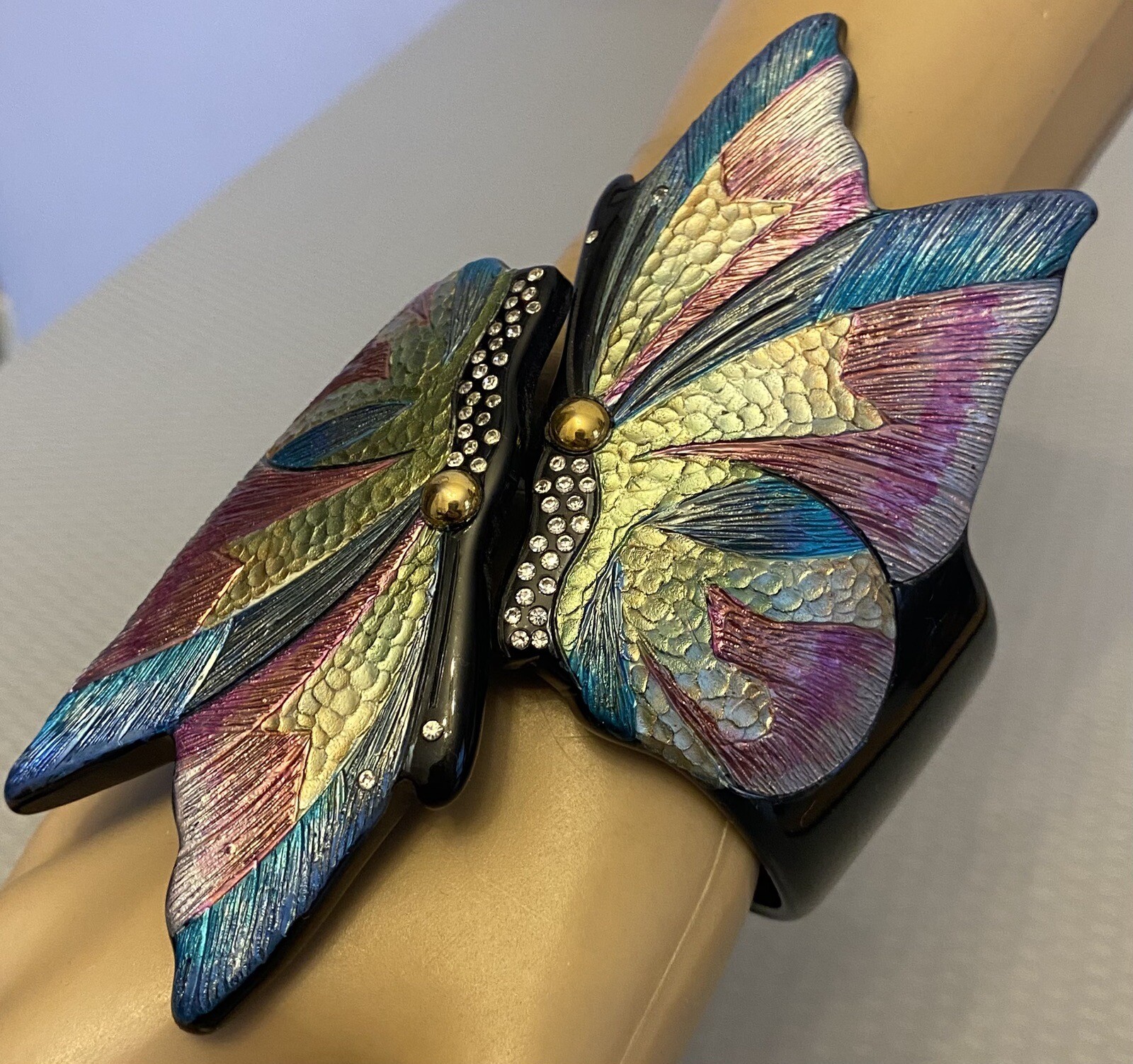 80s Vintage French Wrap Arm Butterfly Bangle Hand Car… - Gem