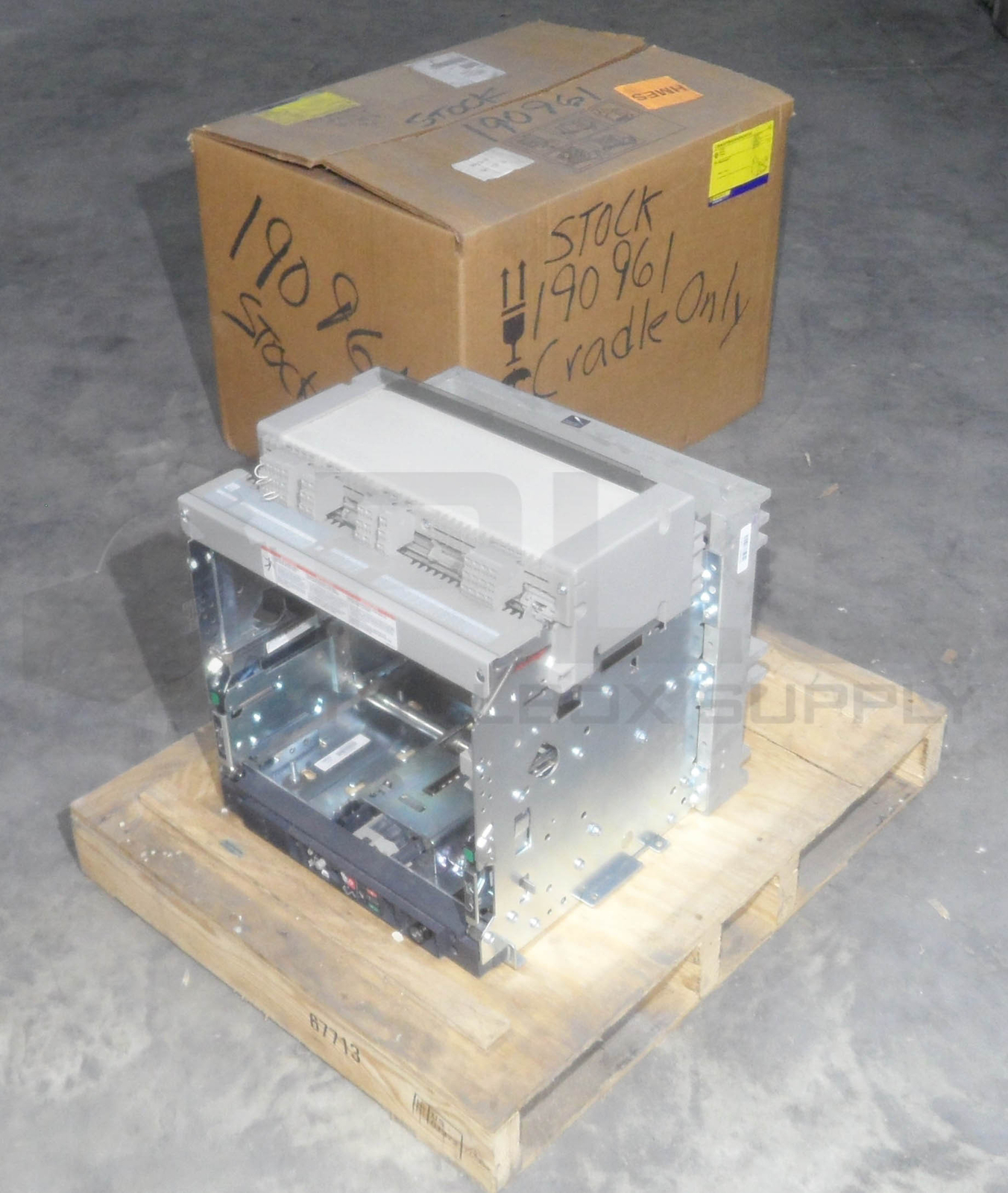 NEW SQUARE D MASTERPACT CWAGVV9AXAABXDXFXX BREAKER CRADLE CHASSIS *READ ...