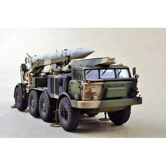 Trumpeter 1/72 Russian 9P113 TEL w/9M21 Rocket of 9K52 Luna-M (FROG-7 ...