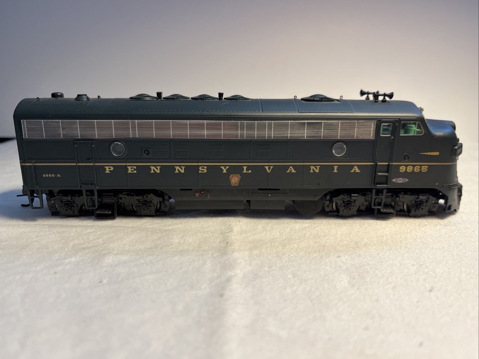 HO Scale Intermountain Pennsylvania F Unit #9865 DCC/Sound TESTED NO ...