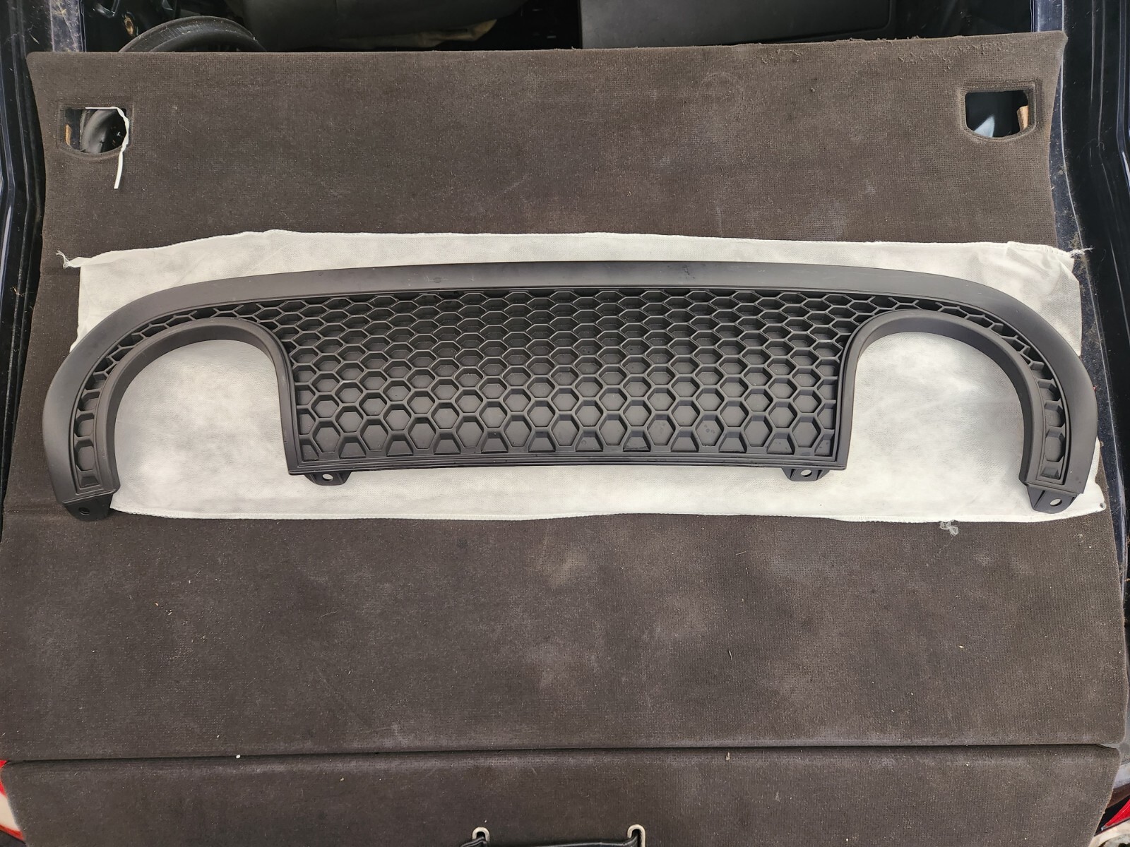 Audi TT Mk1 Rear Bumper Honeycomb Diffuser 1999 to 2006 8N0807421F 3.2 ...