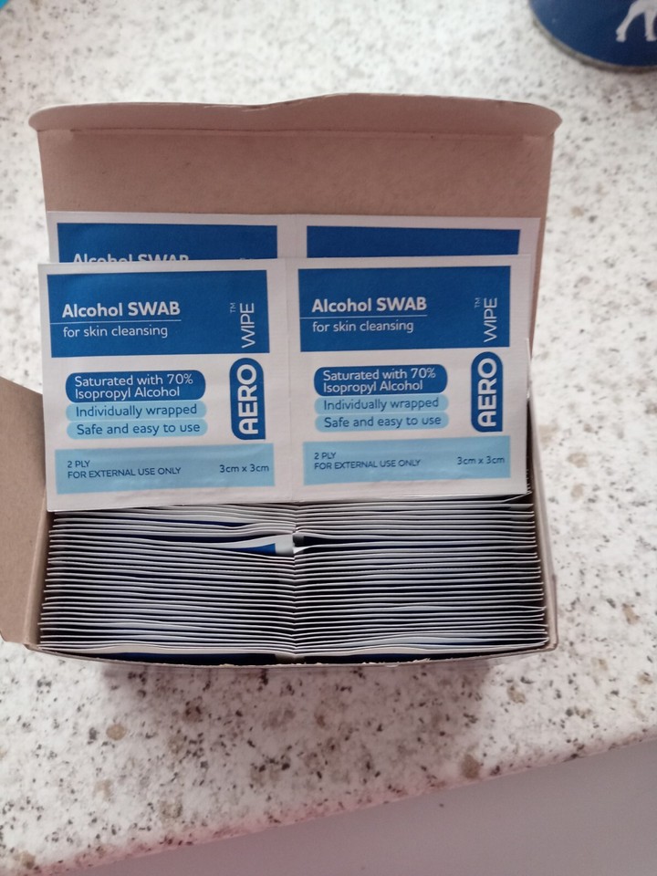 Alcohol Swabs For Skin Cleaning Box Of 100 X 2 Boxes So 200 Swabs | eBay