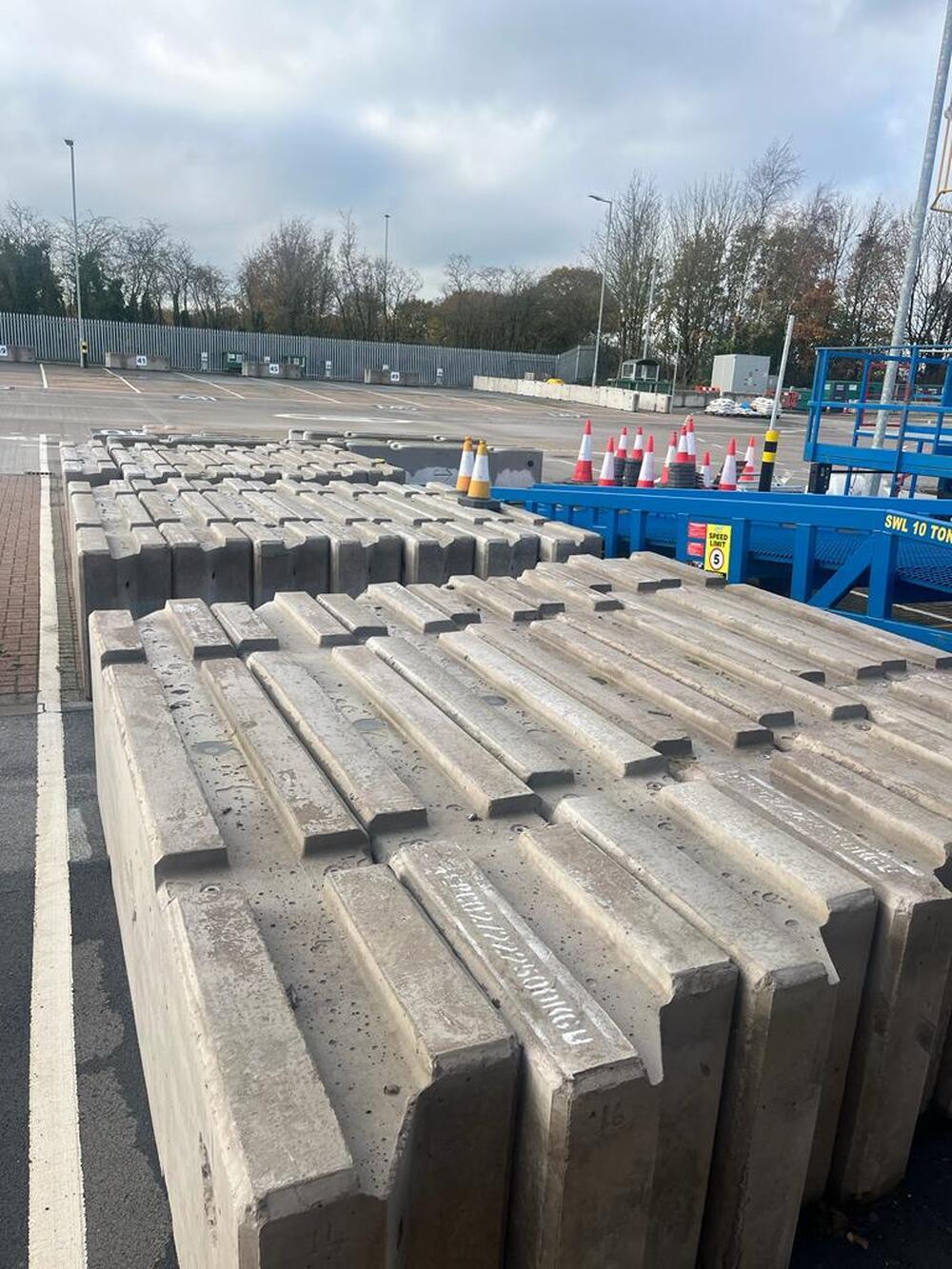Used Tvcb Temporary Vertical Concrete Barrier - Block - Flood ...