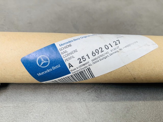 Original OE MERCEDES-BENZ A2516920127 Windschutzscheibe Zierleiste ...