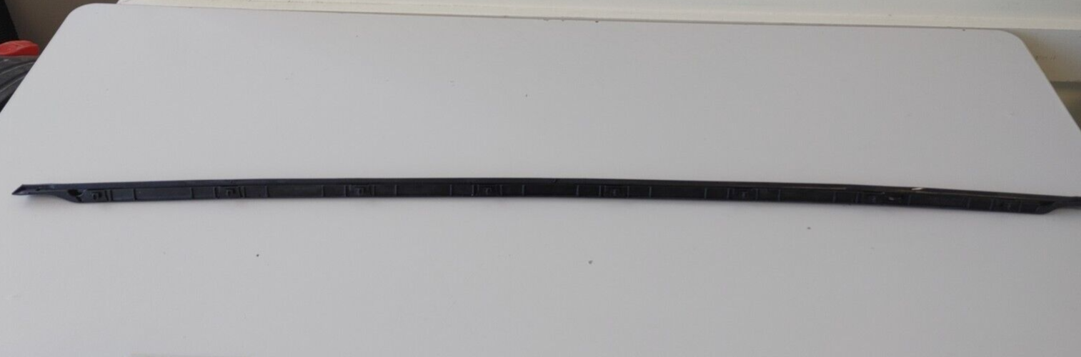 MERCEDES Mercedes-Benz OEM Ml350 Front Door-lower Weather Strip Right ...