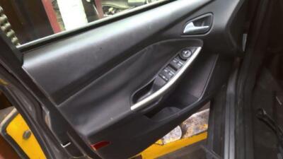 12 Ford Focus 2.0l Drivers Front Interior Door Trim Panel | eBay