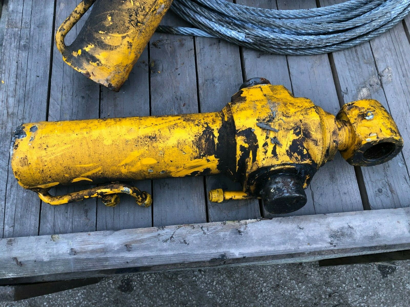 GENUINE JCB BACK ACTOR SLEW RAM P/N 551/90218 | eBay UK