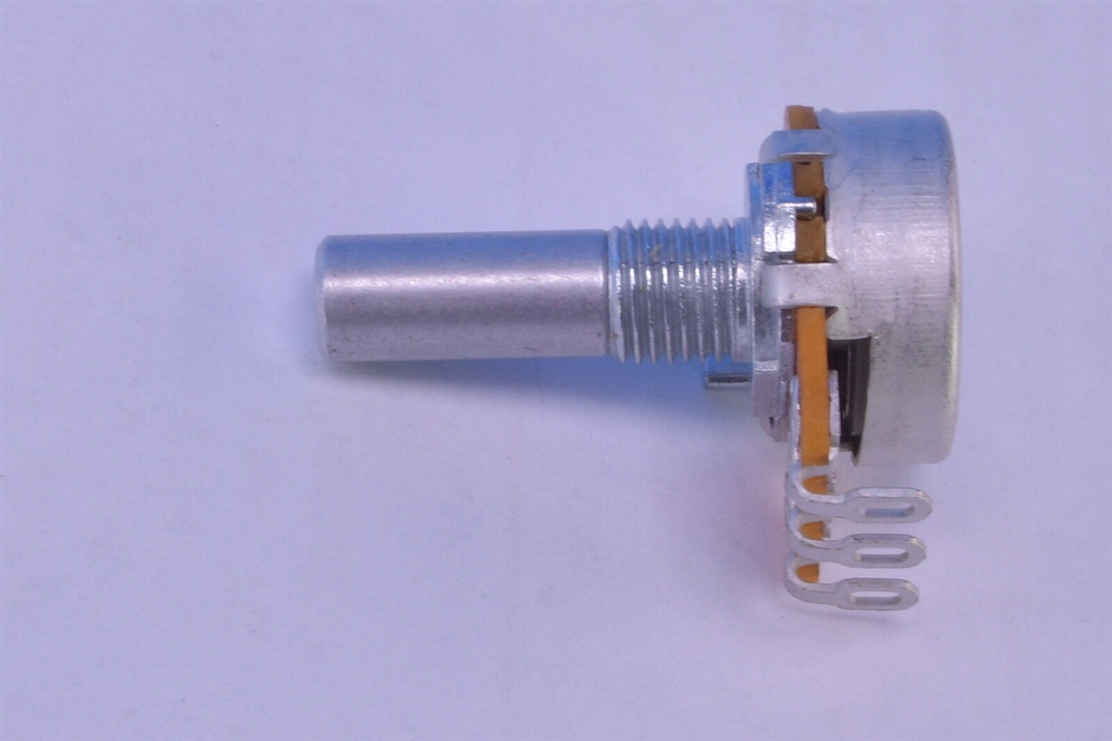 50 TT Electronics 10 Kilohm 17mm Linear Panel Mount Audio Potentiometer ...