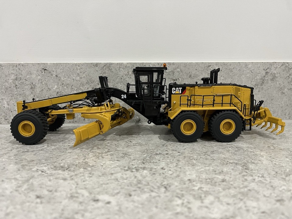 Diecast Masters - CAT 25 Motor Grader - 85552 - 1:50 Scale - Mint/New ...