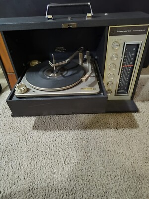 Vintage Magnavox Stereophonic Solid State Stereo Micromatic Turntable ...
