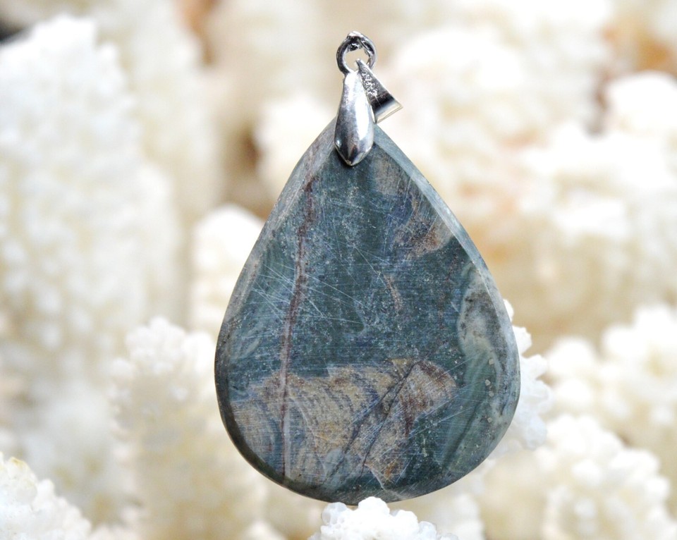 Ruby Fuchsite 50 carats - Pendant Natural Stone Cabochon - India / EC11 ...