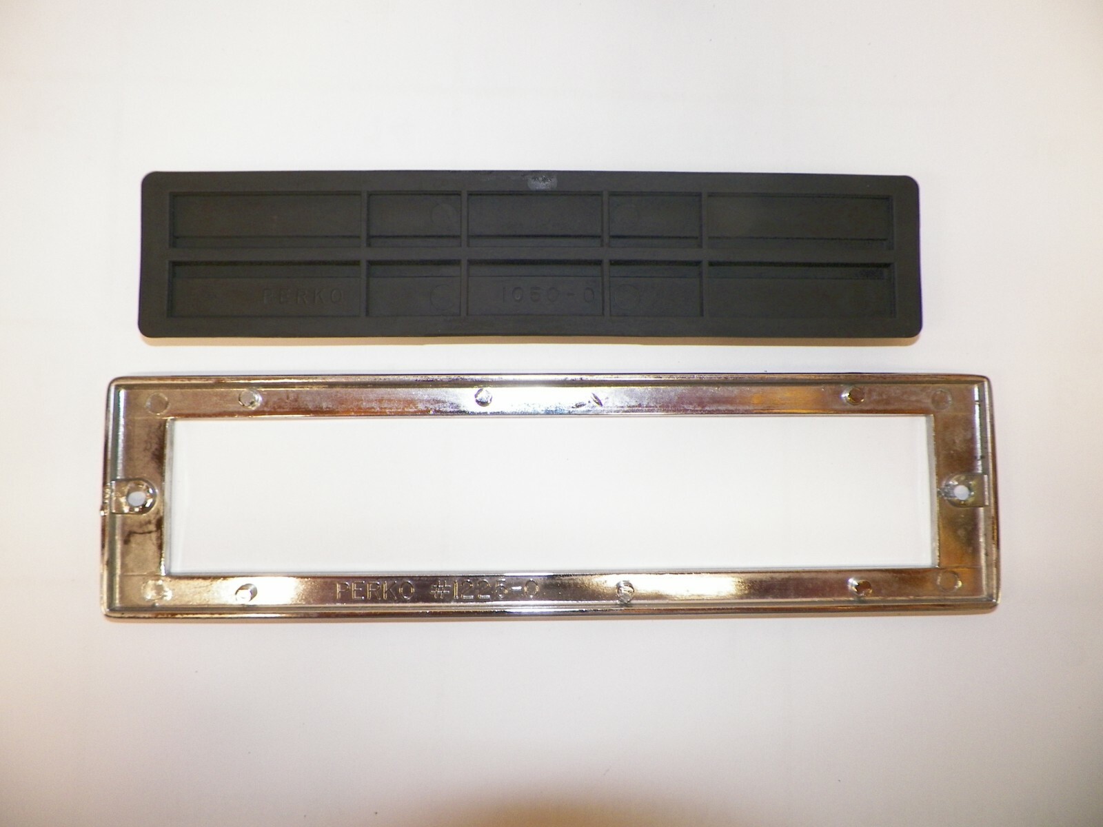 Bayliner Capri Boat Gunnel Deck Step Pad Chrome & Black Rubber OEM | eBay