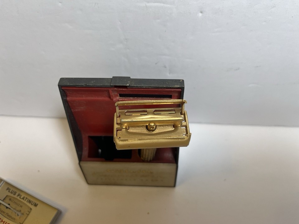 Vintage 1959 Gillette Executive Fatboy E-4 Razor w/ Stand And Blades | eBay