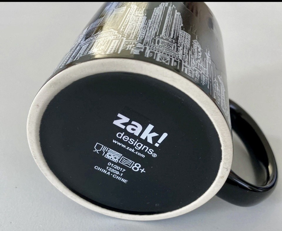 BATMAN LOOTCRATE 2017 LE zac! BATMAN Food Container & GOTHAM COLOR ...