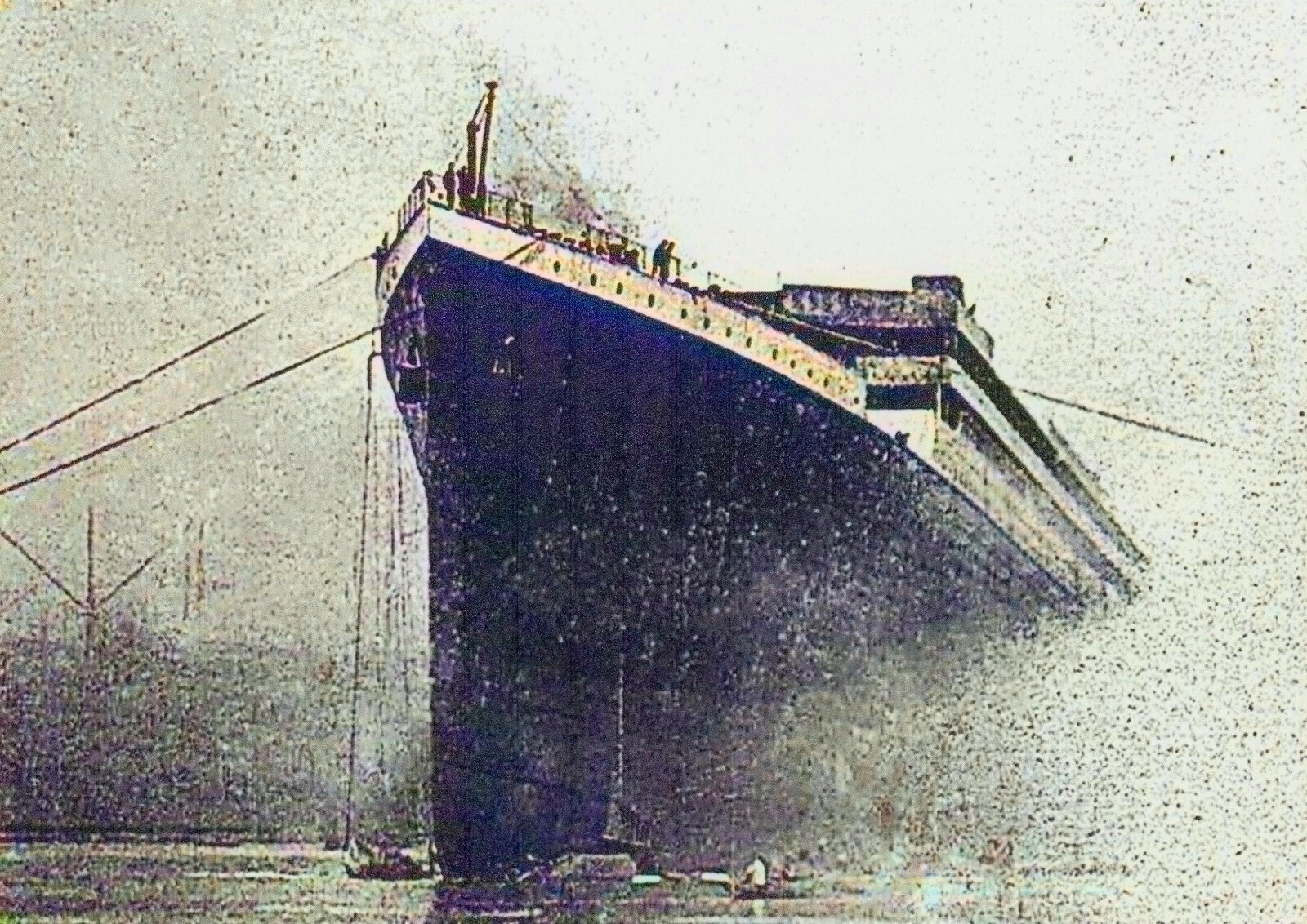 Titanic Being Built In Color