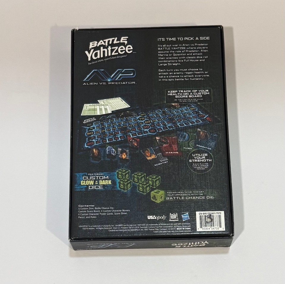 Battle Yahtzee AVP Alien vs Predator Board Game w Glow In The Dark Dice ...