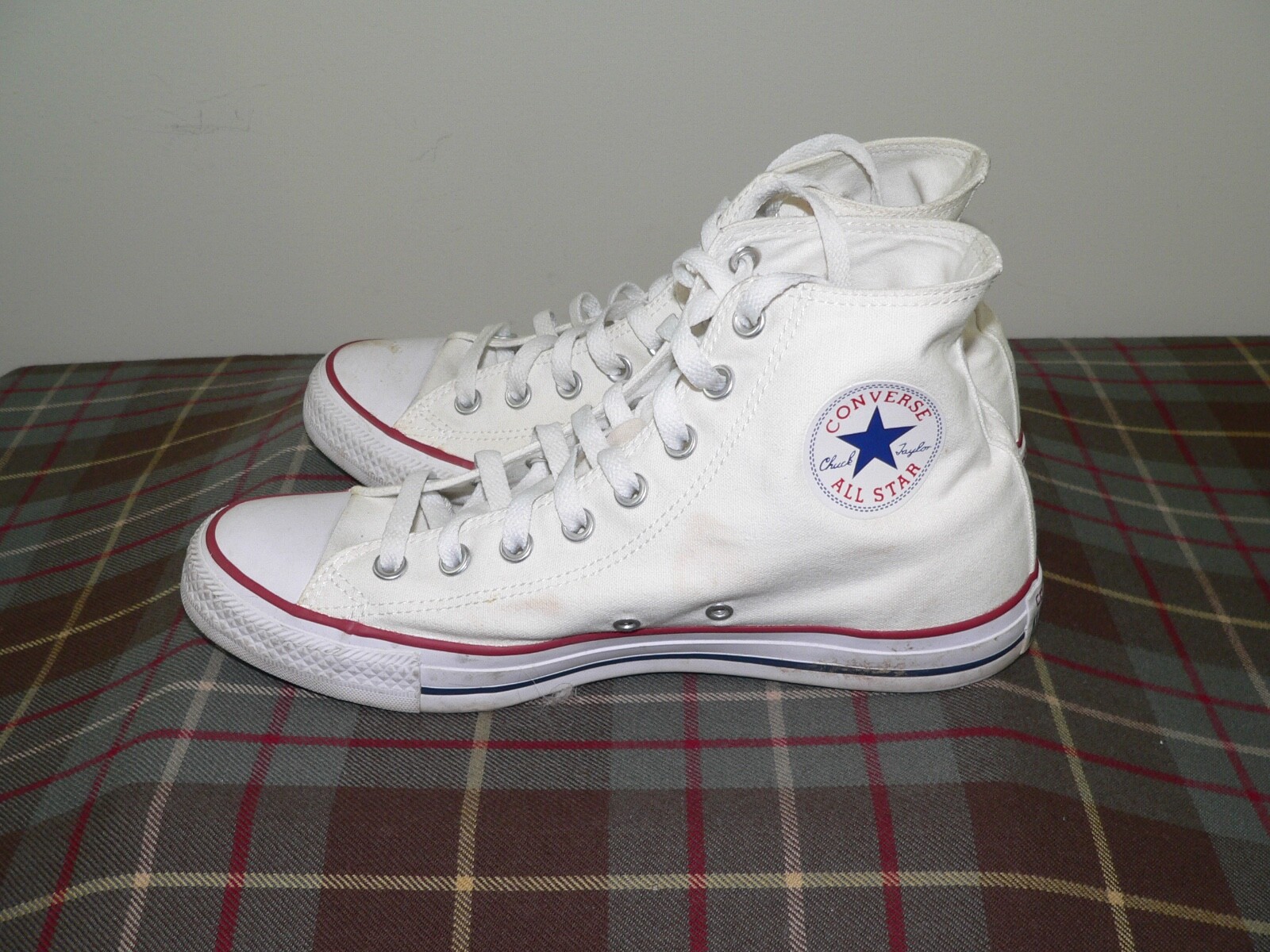 Converse Chuck Taylor Classic White High-Top All Star… - Gem